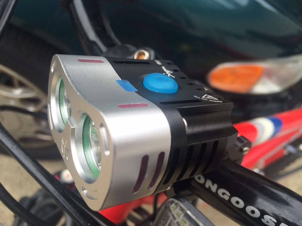 Xeccon 2000 Lumen 4 mode CREE LED Bike light with strobe - 7.8Ah ...