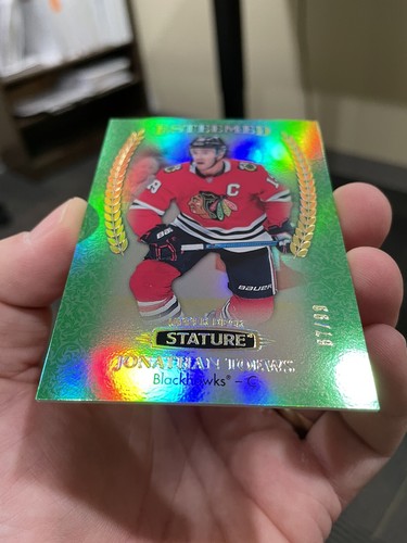 2019-20 Upper Deck Stature - Esteemed Green #E-13 Jonathan Toews /99 ...