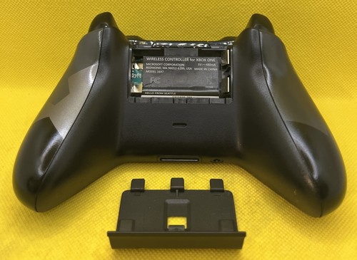 📦 Microsoft Xbox One Wireless Camouflage Controller Model 1697 Works ...