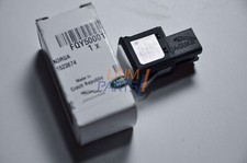 Land Rover Discovery 3 & 4 Genuine Lower Tailgate Switch Button ...