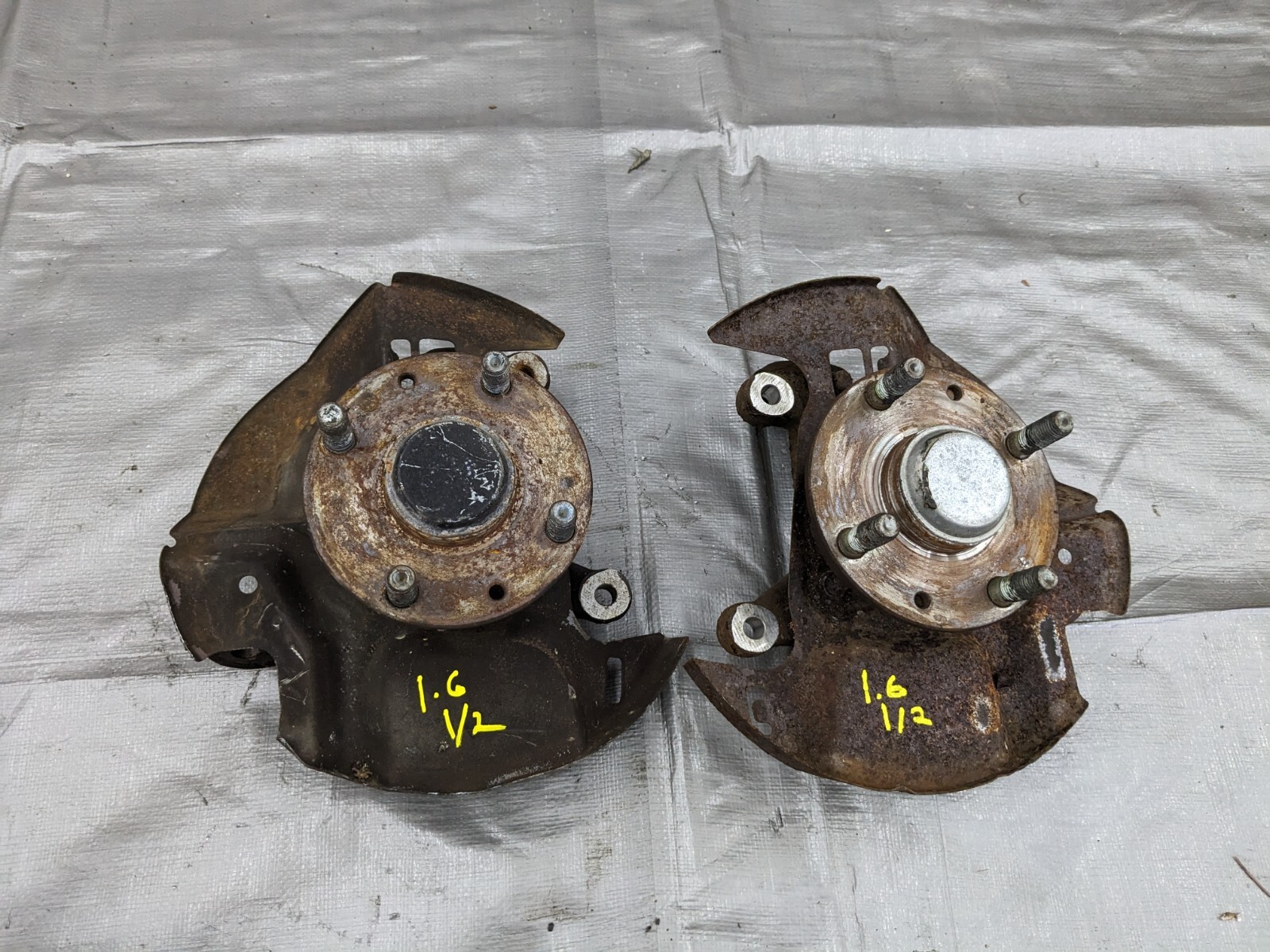 1990-1993 Mazda Miata Front Spindle Hub Knuckle Pair Left & Right 90-93 ...