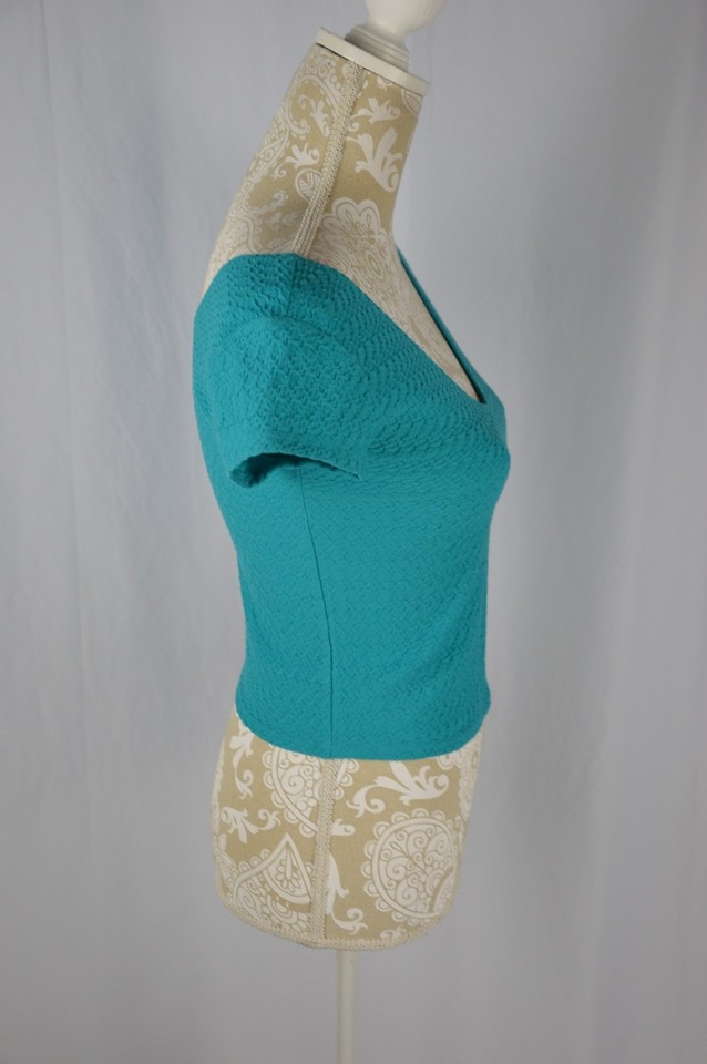 SO Womens Large Teal Blue Short Sleeve V-Neck & Back Crop Top Textured ...