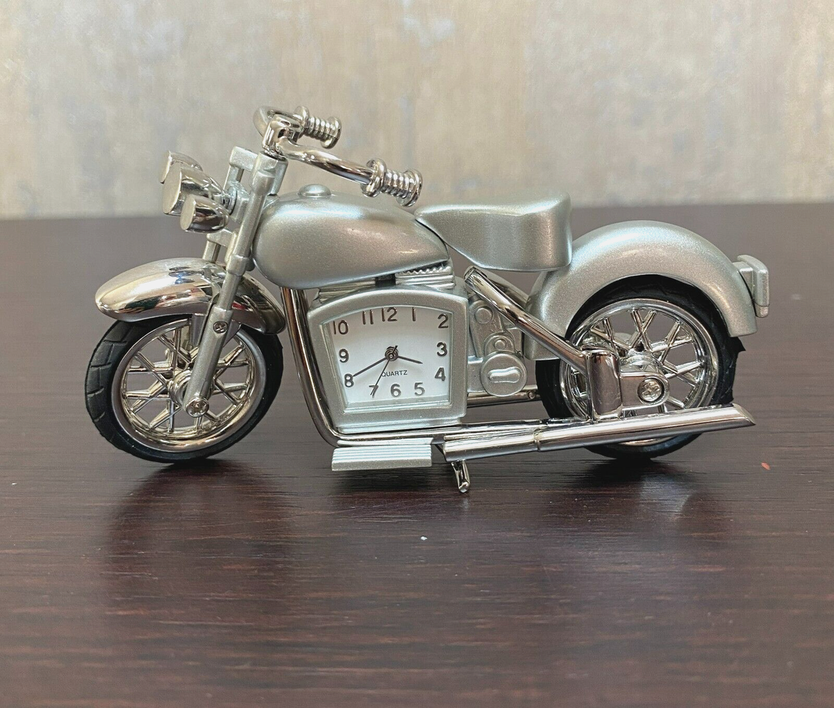 Metal Motorcycle Miniature Clock Vintage Motorcycle Model Clock