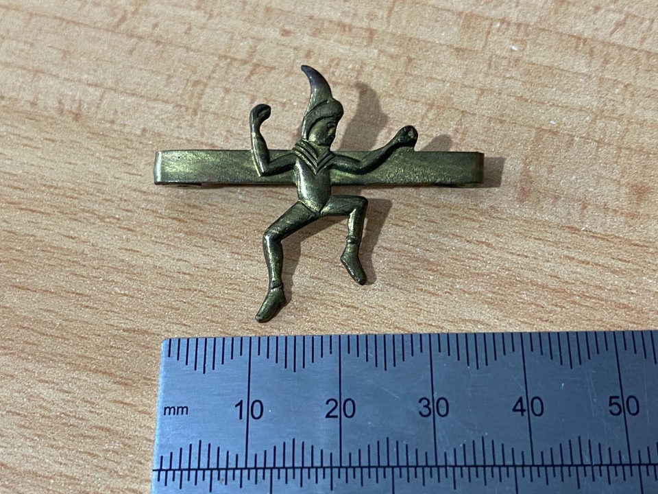 GIRL GUIDE / BROWNIE PIXIE BRASS BADGE - LOT 47 | eBay UK