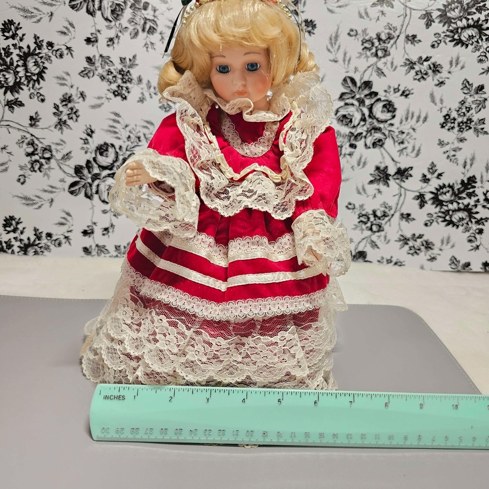 Noelle Christmas Eve Collection Heritage House Musical 12" DOLL | eBay