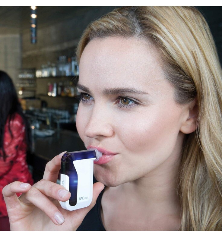 BACtrack Mobile Smartphone Breathalyzer w/ App Pro Grade Accuracy Apple ...