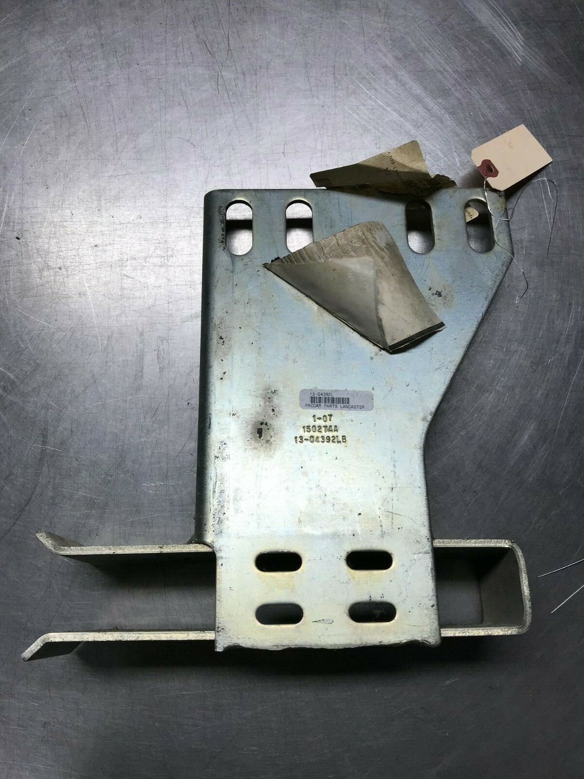 13-04392l Genuine PACCAR Peterbilt Roller Fender Receptacle 1304392l ...