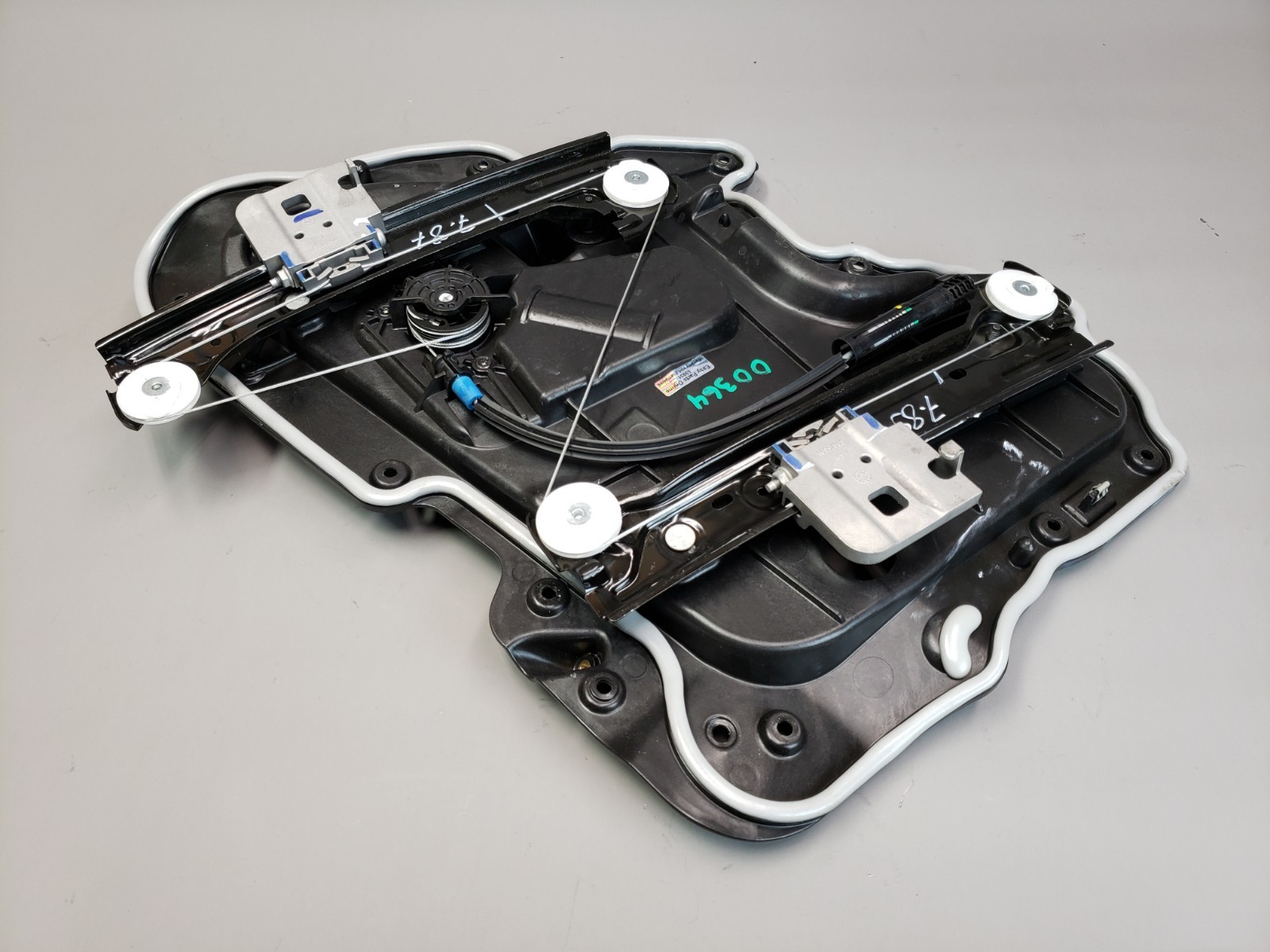 Tesla Model 3 Rear Left Driver Side Window Regulator Assembly 1096622 ...