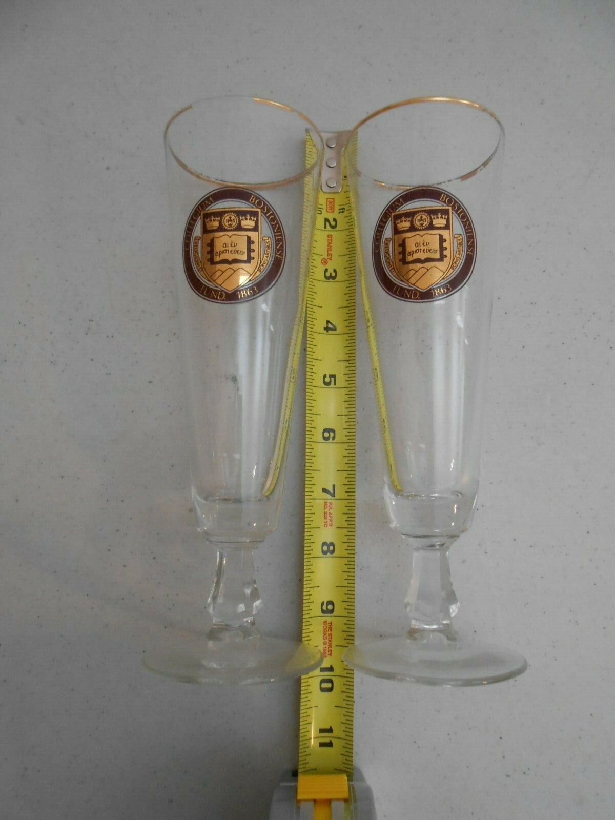 RARE SET 2 VINTAGE COLLEGIUM BOSTONIENSE FUND GOLD RIM 8" PEDESTAL BEER ...