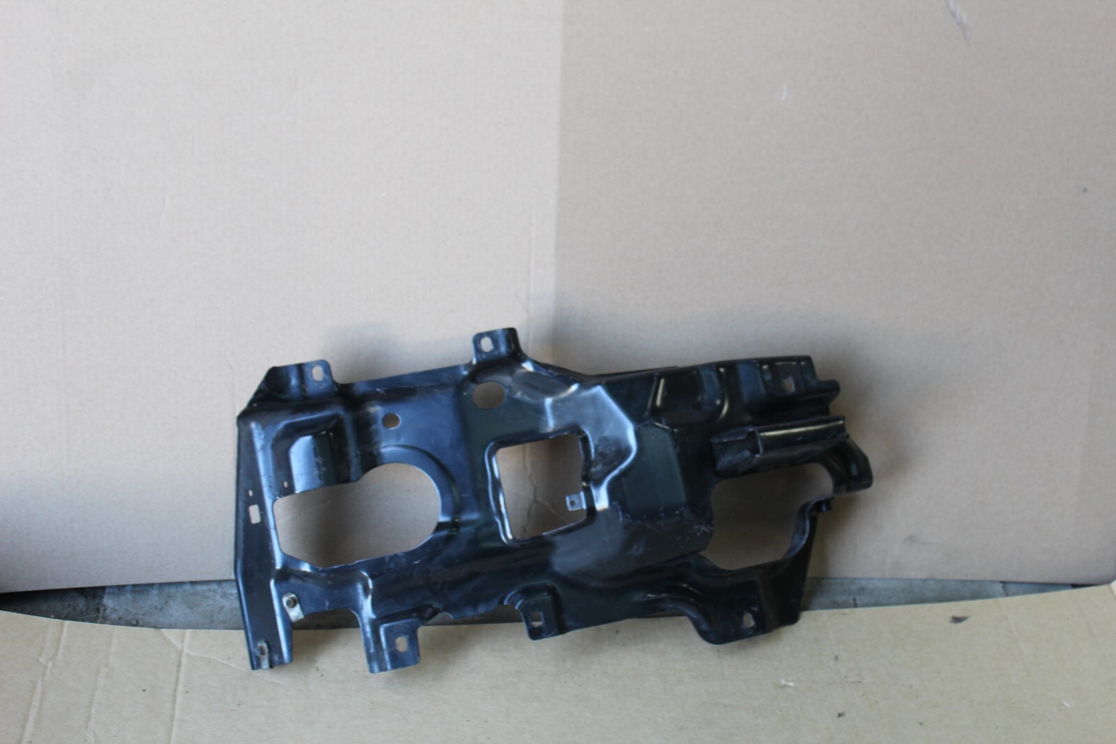 2016-2018 Sierra 1500 Front Passenger Side Bumper Support OEM 23381978 ...
