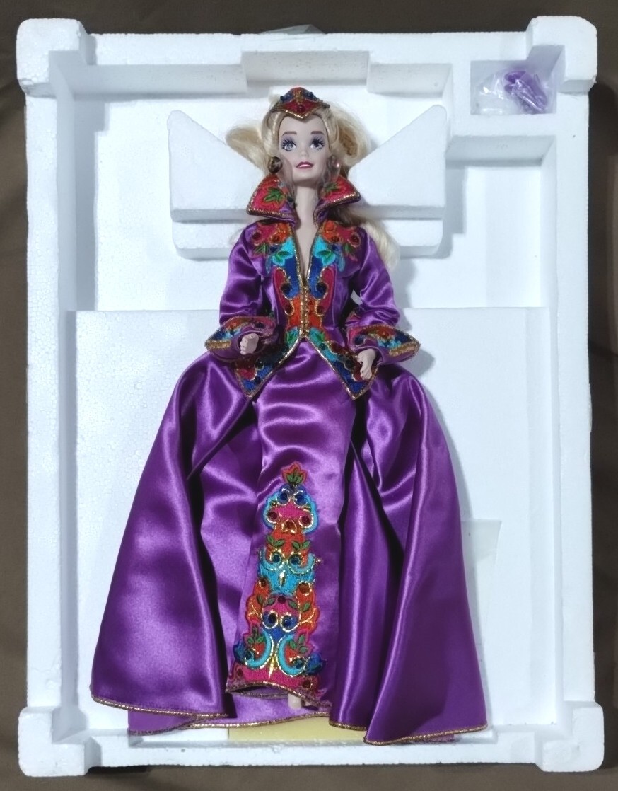1993 Mattel ~ Royal Splendor Barbie ~ 2nd of The Presidential Porcelain ...