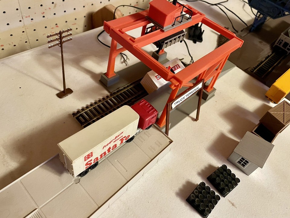 HO COX HO Scale TrainScapes 2 Dockside Cranes 1 conveyor & Cargo ...