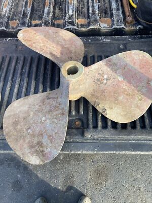 22" x 21 Pitch Bronze 3 Blade Prop Propeller | Solas | Standard Rotation