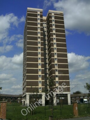 Photo 6x4 High Living Leeds/SE3034 The Clyde Grange tower block, Leeds ...