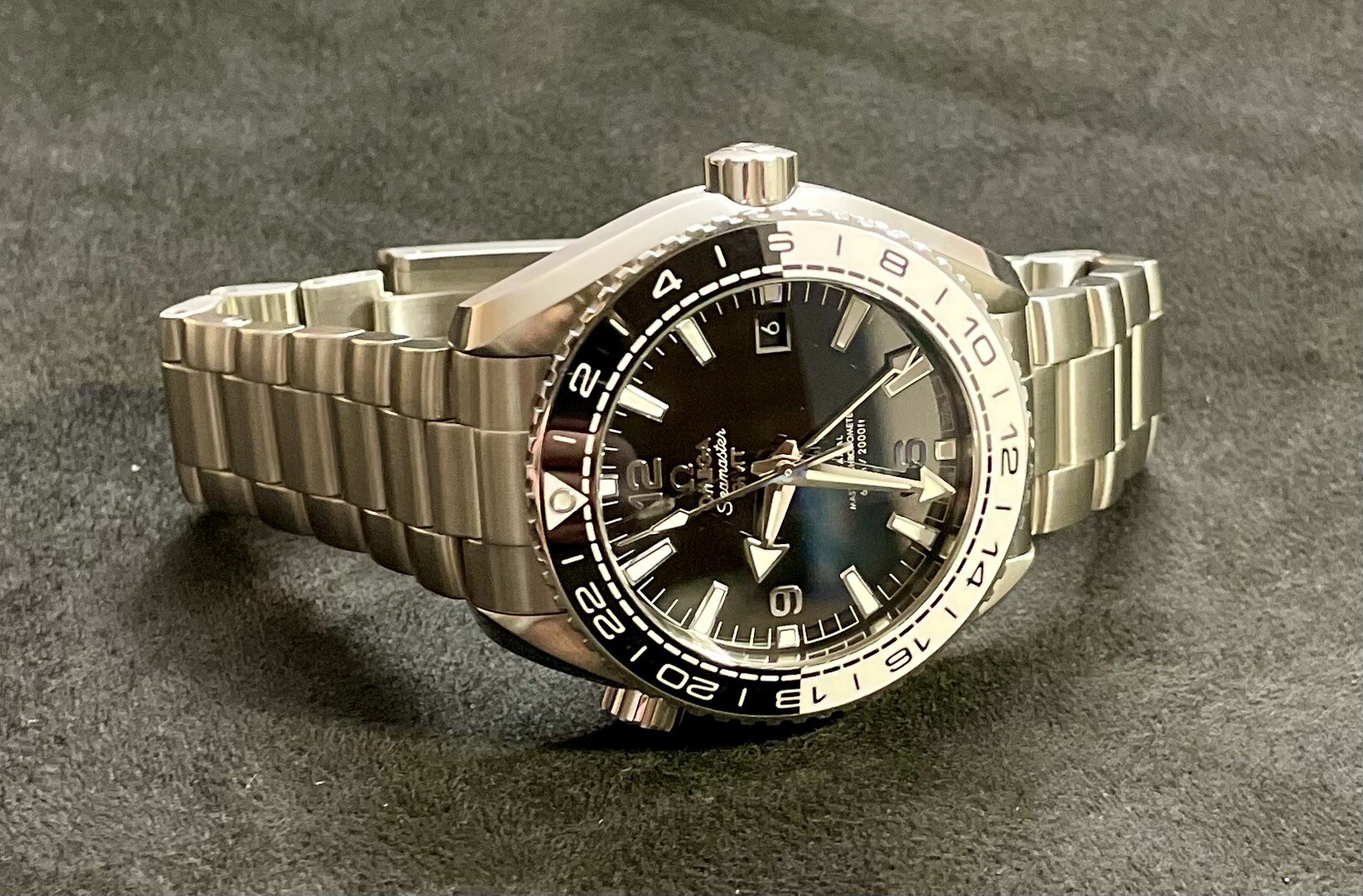 OMEGA Seamaster Planet Ocean “Oreo” Men's Watch On Bracelet 215.30.44 ...