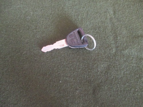 KAWASAKI S1 S2 S2 KH250 KH400 H2 750 KEY SET 27008-055-04 KEY #904 NOS ...