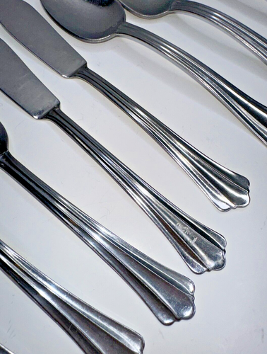 Oneida Fan Lightweight Stainless Flatware Set 23 Pc Fork Spoon Knives ...