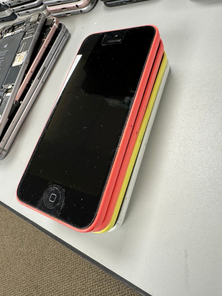 One RANDOM Apple iPhone for Scrap, Parts or repair practice. iPhone 3 ...