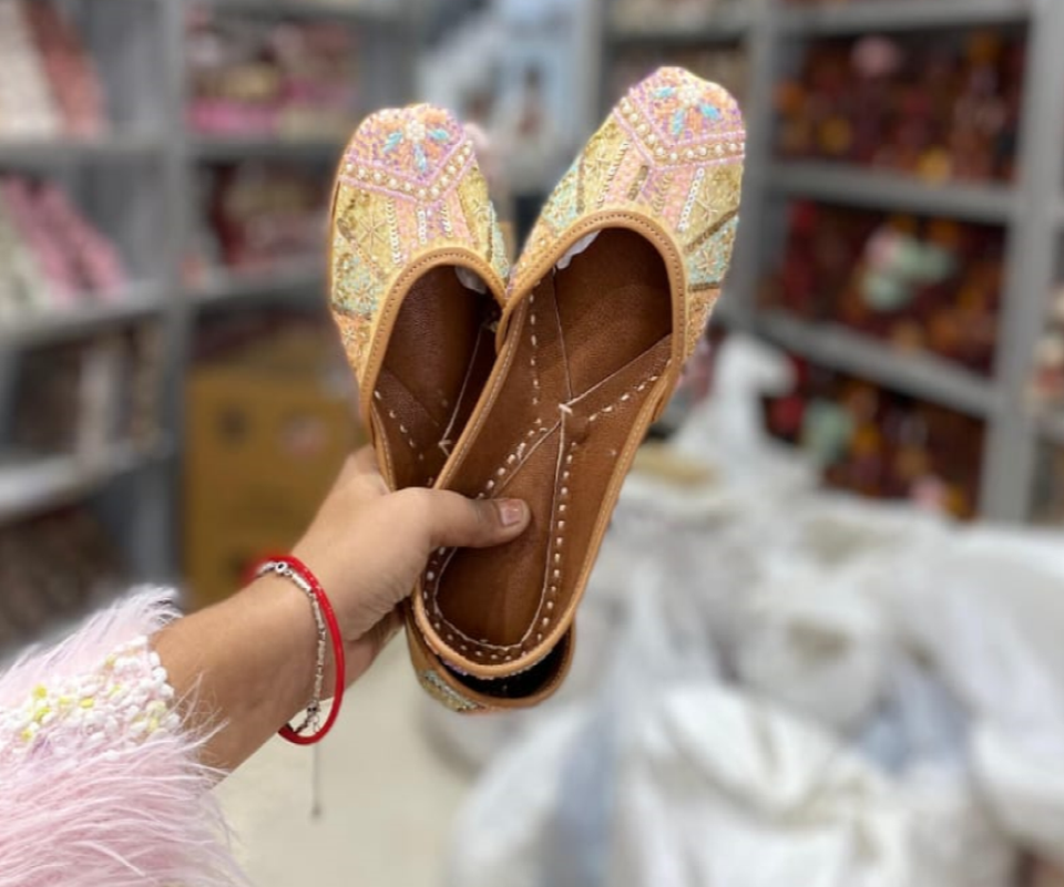 Women Punjabi jutti ethnic mojari handcrafted Bellie UK size 4-8 party ...