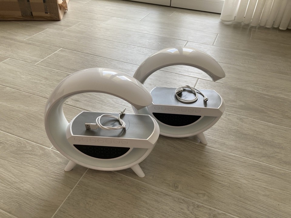 Coppia Lampade LED da Comodino con Orologio e Sveglia – Design Moderno ...