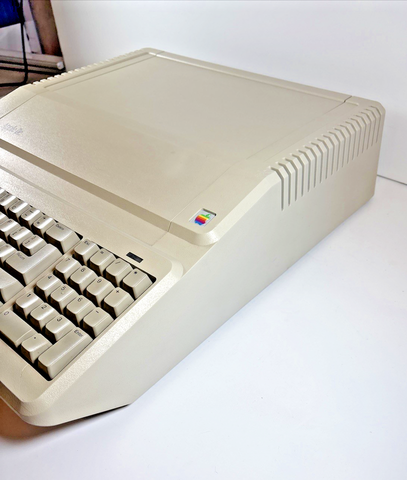Vintage Apple IIe Computer A2S2 - Power Tested | eBay