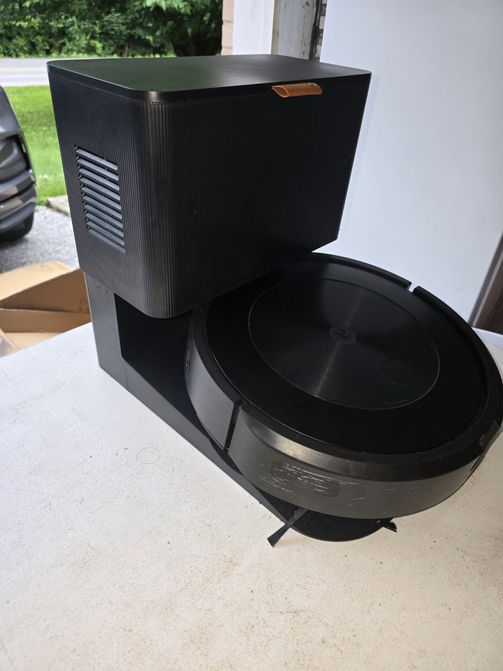 iRobot Roomba j7+ Plus Self Emptying Robotic Vacuum Cleaner | eBay