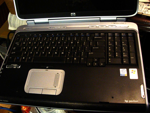 HP Pavilion zd7000 PC 17" Laptop 3.0Ghz 2Gb RAM 80Gb HDD Win 7 Pro Sp1 ...