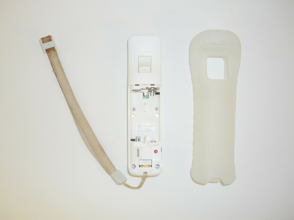 Nintendo Wii Remote Controller w/Sleeve Authentic OEM Model #RVL-003 White | eBay