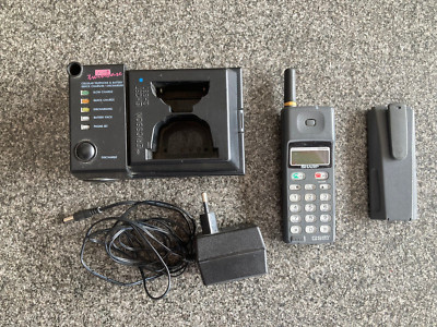 Sharp TQ-G400 mit Akku und Ladestation defekt ähnlich Ericsson GH 337 ...