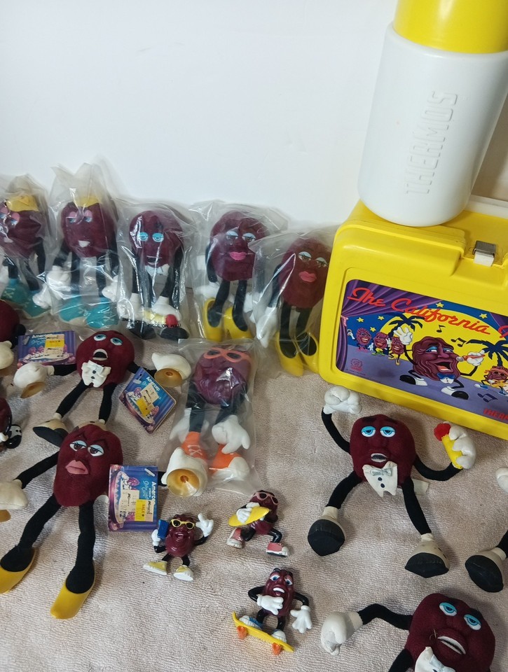 Vintage Raisins PVC Figure/ Bendable And Lunch Box Lot Free Shipping ...