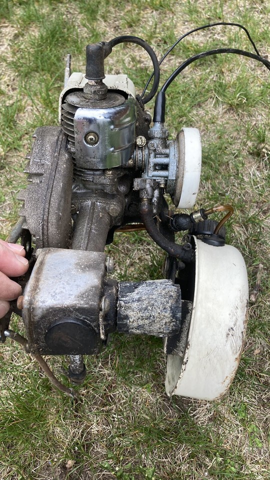 Vintage Bike Bug Bike Motor Friction Bicycle Engine Fork Mount Engine ...