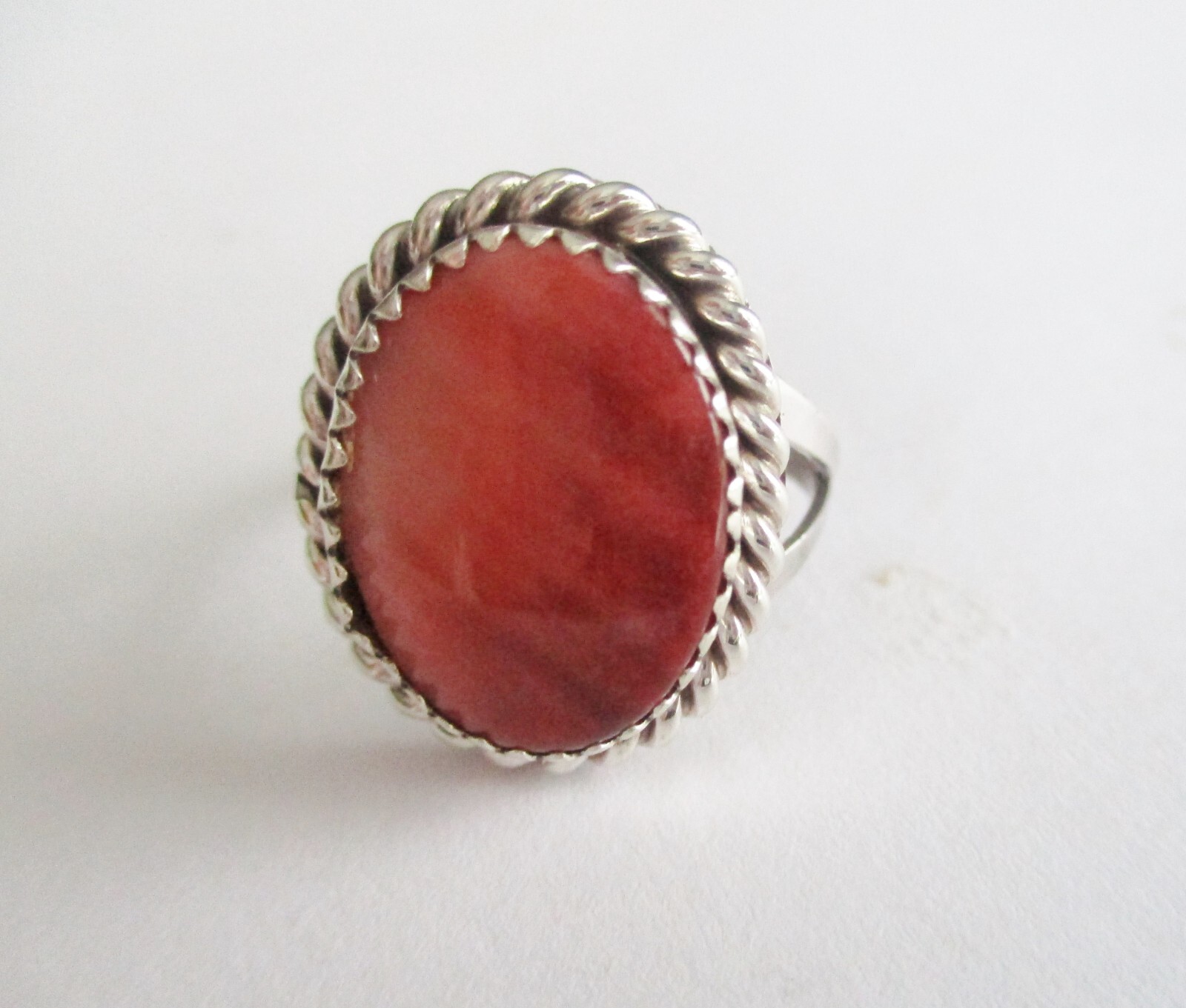 Size 7 Striking spinney oyster ring set in S.Silver Bezel Set Navajo ...