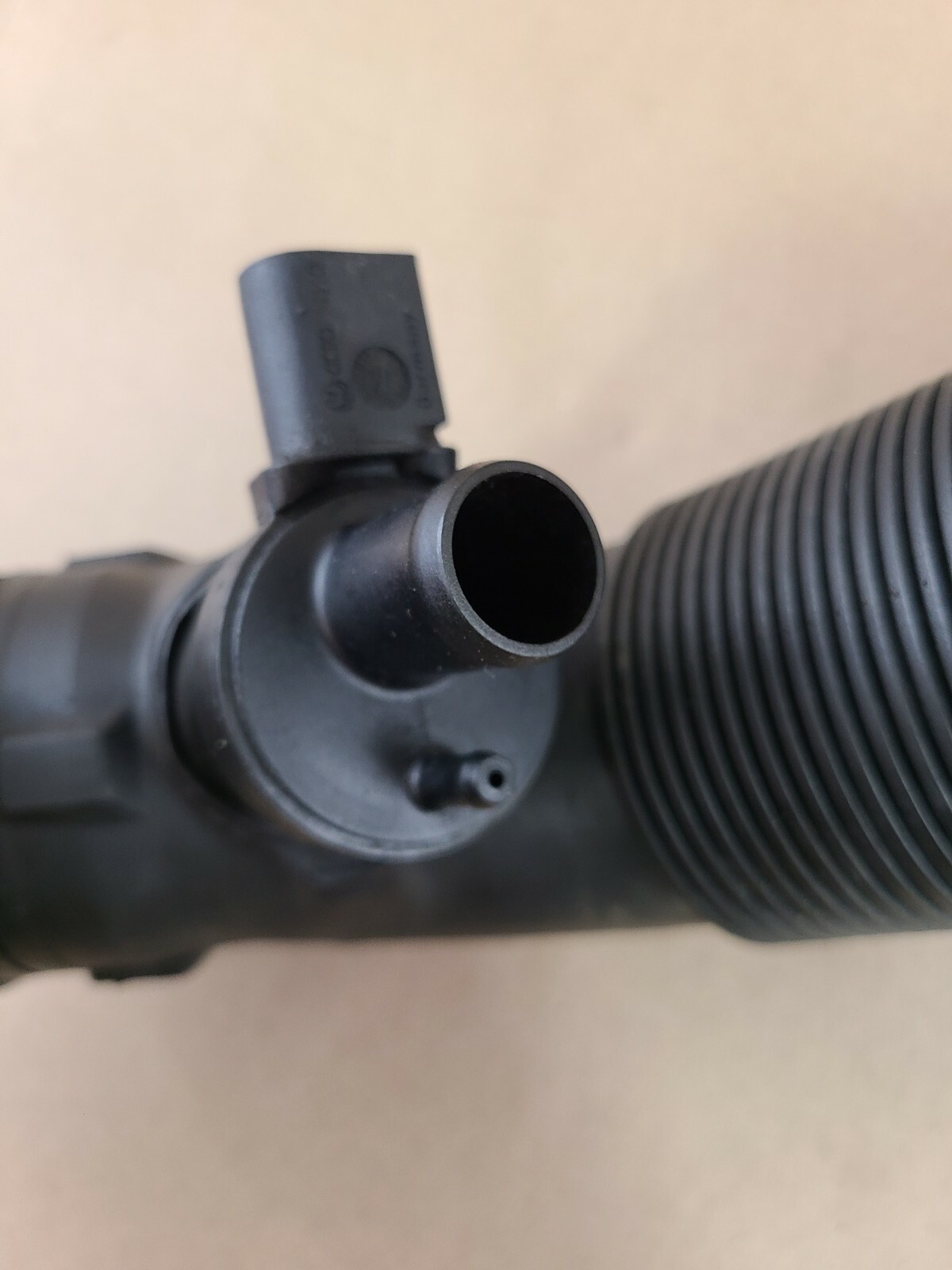 06 VW Volkswagen Beetle Air Intake Hose Tube Boot 1C0129684 for sale ...