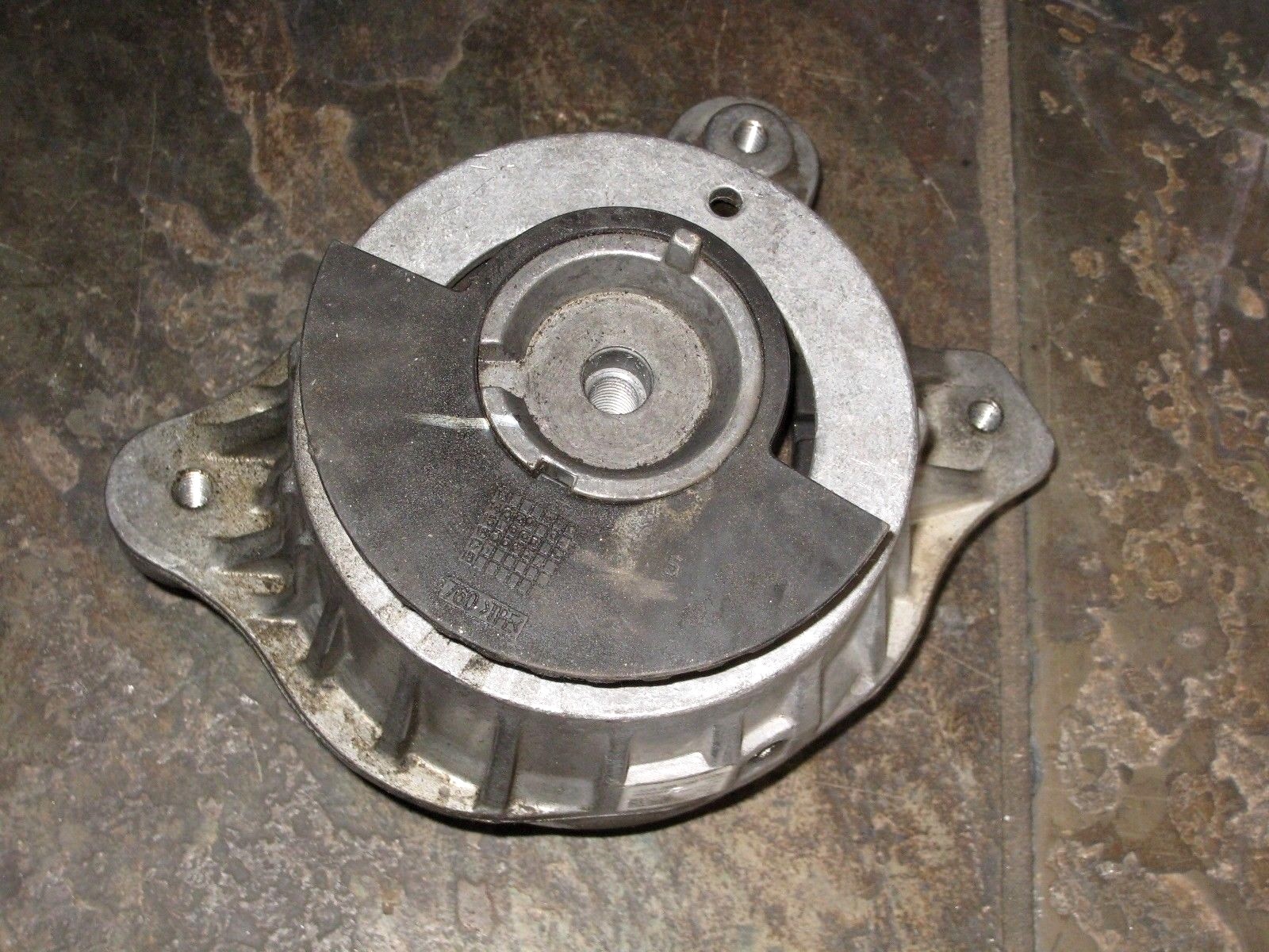 2016 2017 2018 MERCEDES C300 C350e ENGINE LEFT MOTOR MOUNT PART ...