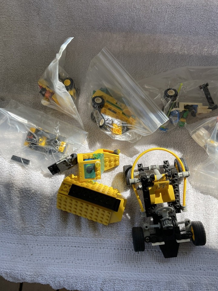 LEGOS Large Mixed Lot Prebuilt Figurines Machines Trucks Cars w/Extra ...