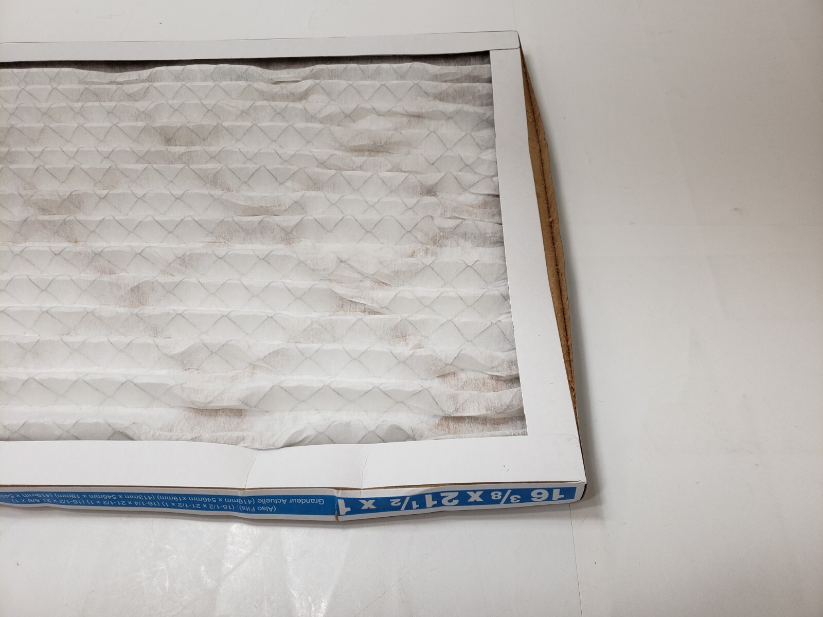 Aerostar 16 3 8x21 1 2x1 MERV 8 Pleated Air Filter 6 Pack Open Box New