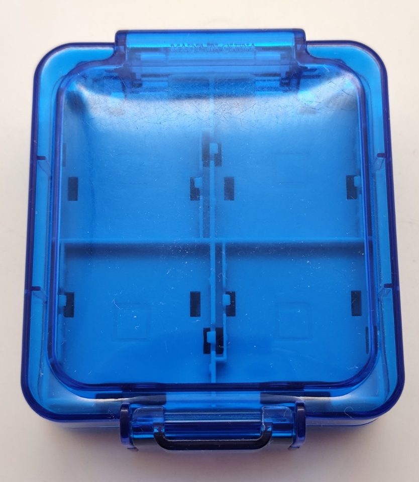 Nintendo 3DS Clear Blue Compact Game Storage Case Holds 16 DS / 3DS ...