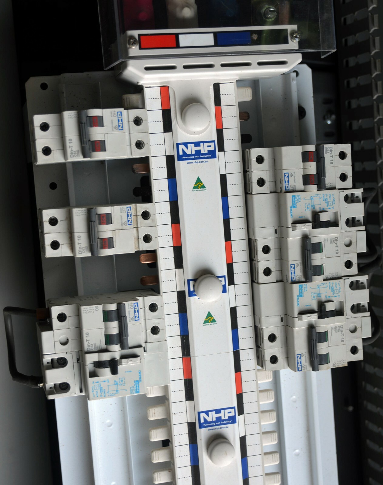 NHP Concept Premier Plus panel board 250A switch & bus distribution ...