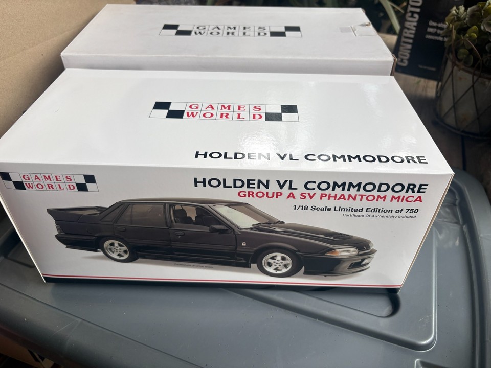 Classic Carlectables 1:18 Holden VL Commodore Group A SV Phantom Mica ...