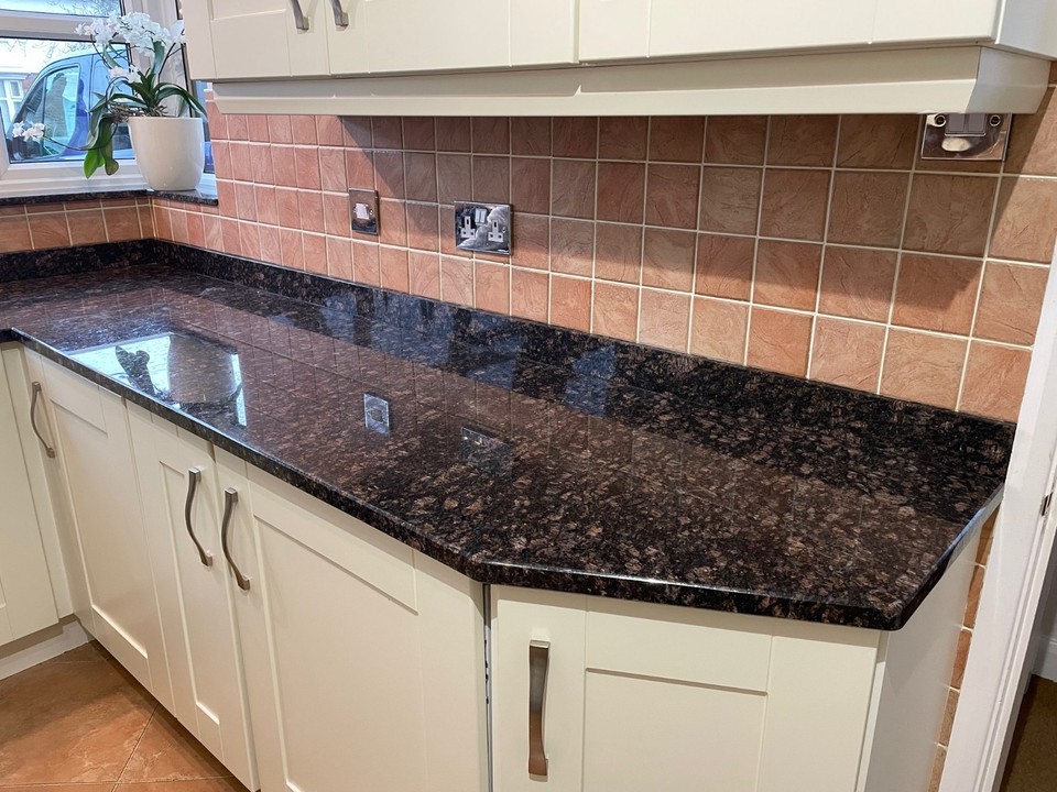 Granite Worktops (3 Pieces) Polished Black & Brown with Free Franke ...