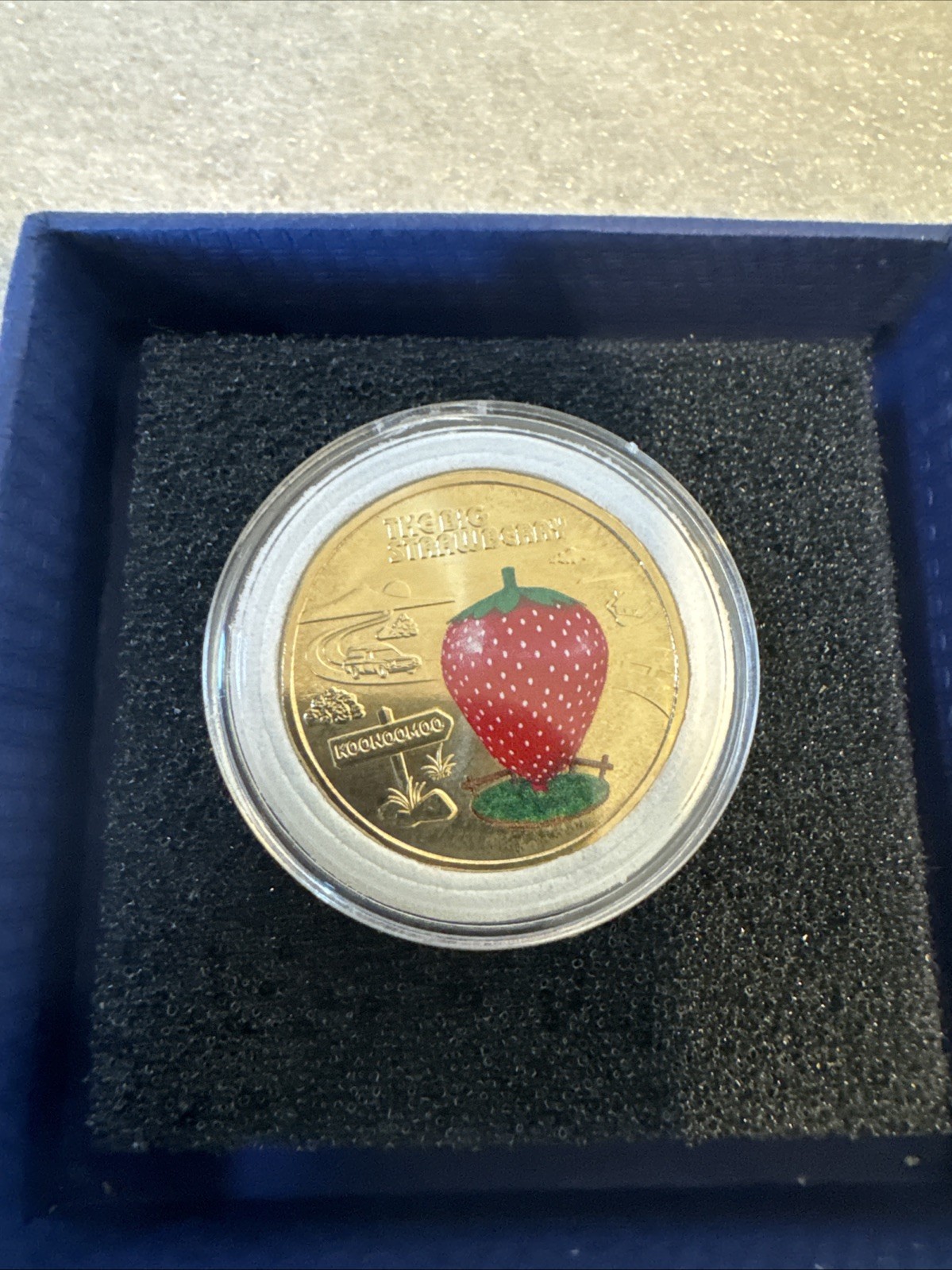 2025 AUSTRALIA - AUSSIE BIG THINGS 2 - COLOURED STRAWBERRY $1 COIN ...