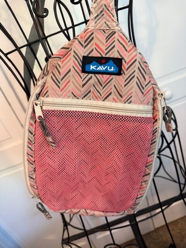 Kavu Sling Bag Tan and Pink Herringbone Pattern | eBay