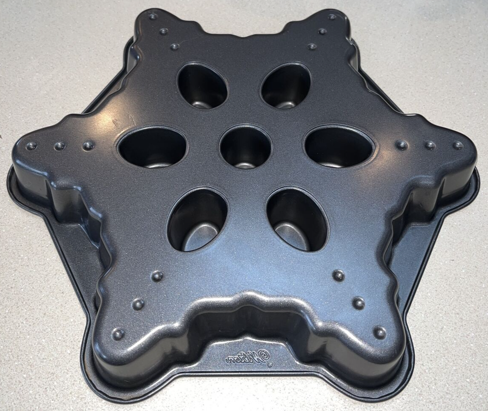 WILTON Snowflake Cake Cookie Baking Mold Non Stick Pan EUC | eBay