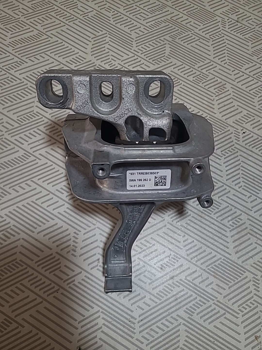 VW GOLF MK8 R-LINE 2021 DRIVER SIDE ENGINE MOUNT 5WA199262D GENUINE | eBay