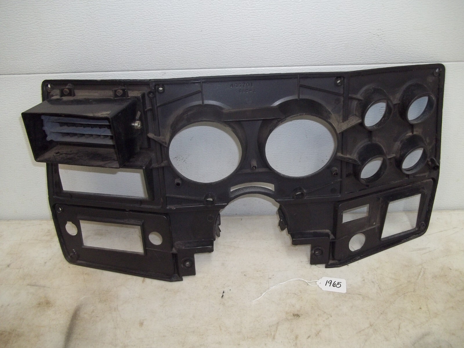 1978 1979 1980 GMC CHEVY CHEVROLET PICKUP DASH BEZEL 466701 C10 C20 C30 ...