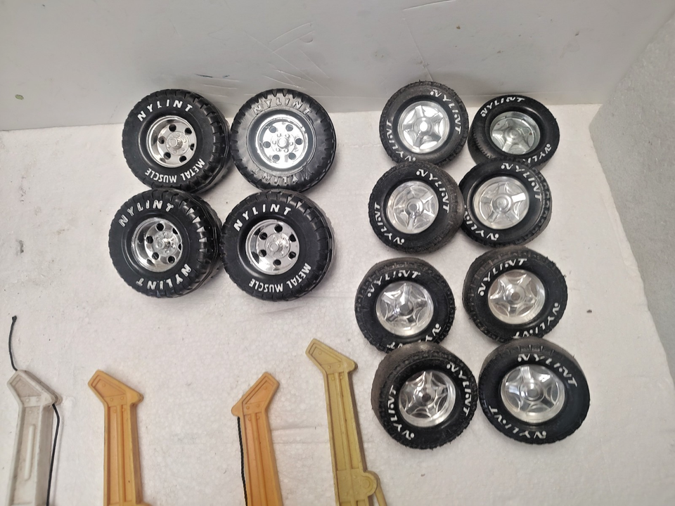 NICE NY-LINT TIRES AND WHEELS 5 TOW TRUCK BOOMS | eBay