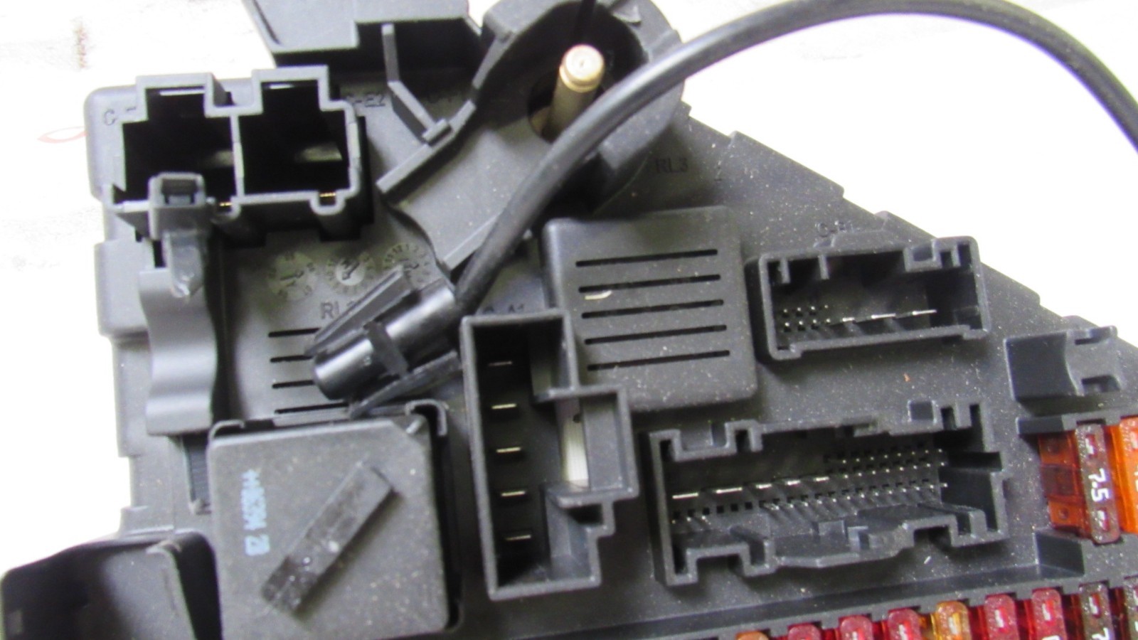 2005-2010 BMW E60 M5 E63 E64 M6 & 5-6-Series Rear Trunk Fuse Box Relay ...