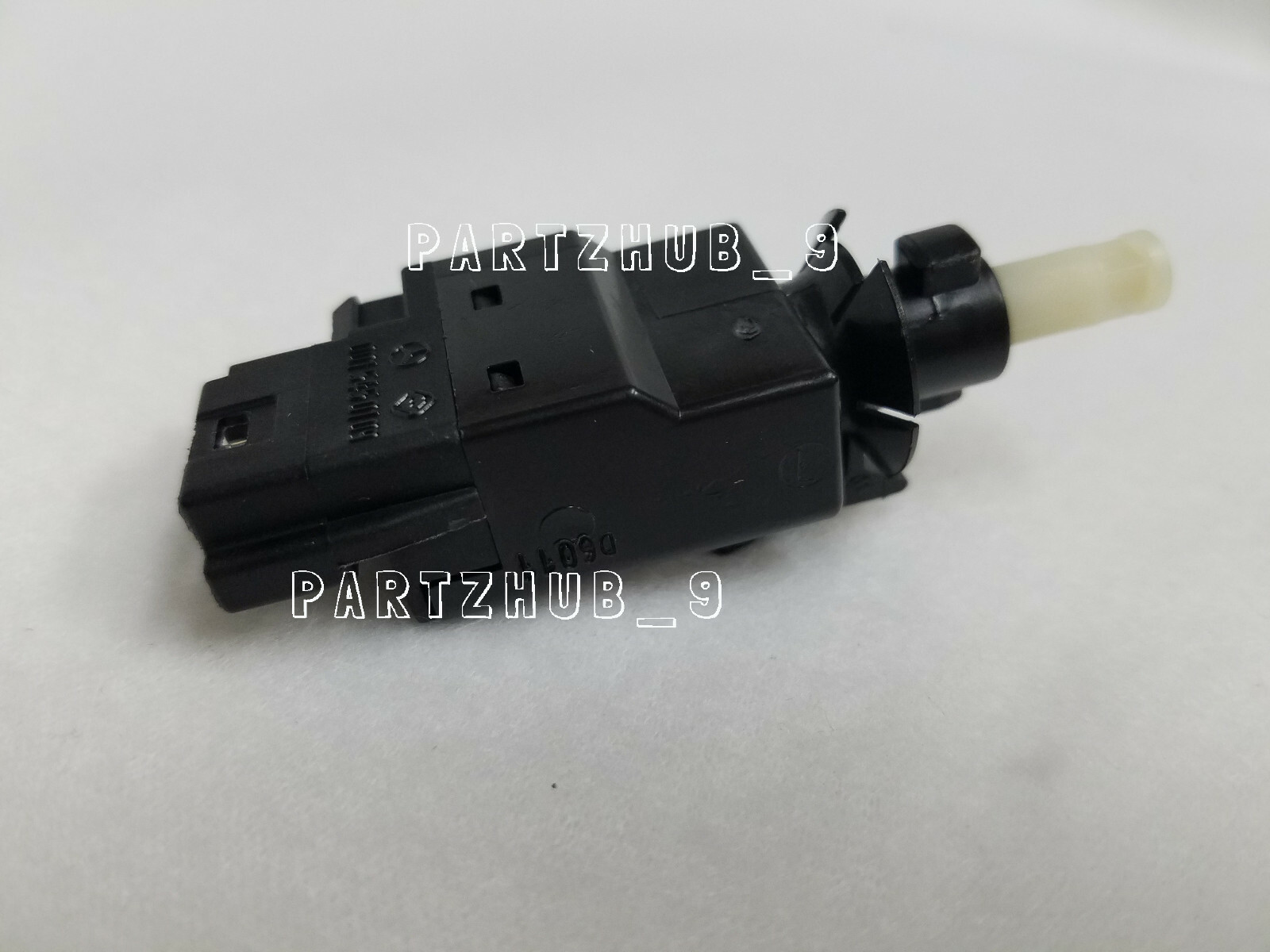 For Mercedes W211 W219 E320 E350 E500 E55 Brake Light Switch GENUINE ...