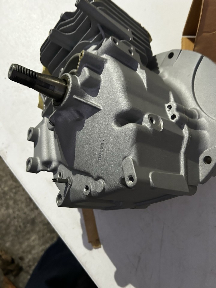 Briggs And Stratton 496242 Short Block NOS New Old Stock Toro BBC Model ...