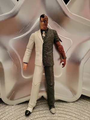DC Comics DC Direct Batman Arkham City - Two Face Harvey Dent Loose ...